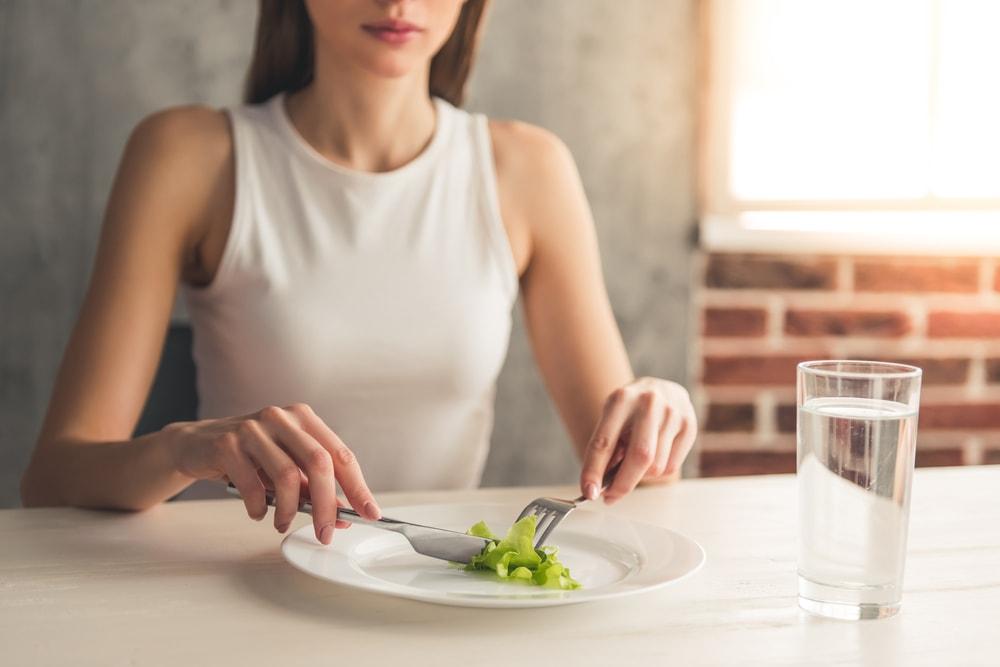 Eating Disorder: Gejala, Penyebab, dan Pengobatannya