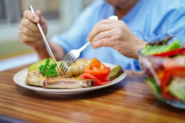 Menu Makanan Ideal untuk Lansia, Lengkap dengan Porsinya