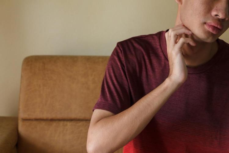 Iritasi Kulit: Gejala, Penyebab, dan Pengobatan - Hello Sehat