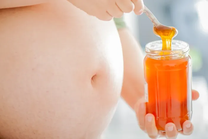 10 Merk Madu yang Aman dan Bagus untuk Ibu Hamil - Hello Sehat