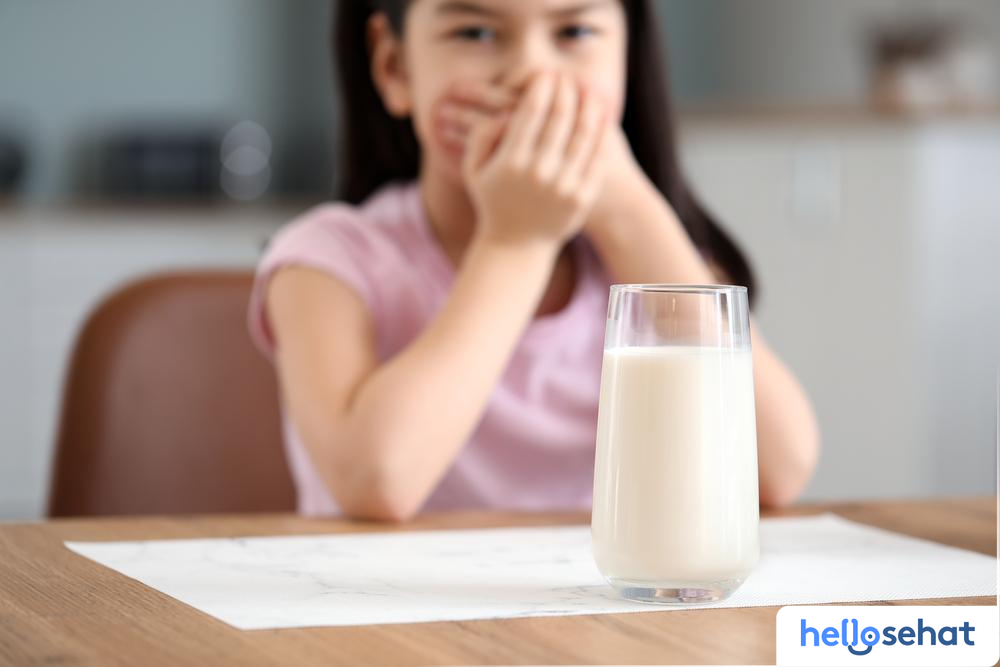 Mengenal Alergi Susu Sapi dan Alternatifnya - Hello Sehat