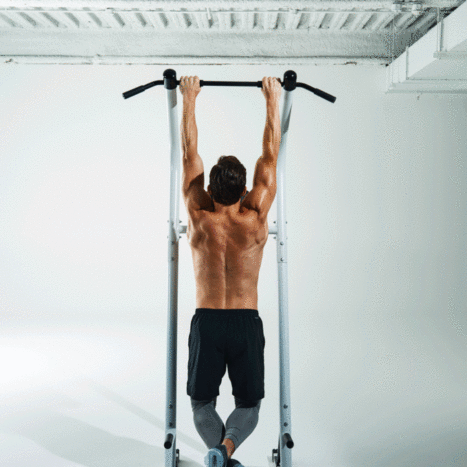 Tips Aman Gerakan Pull Up untuk Pemula dan Manfaatnya • Hello Sehat