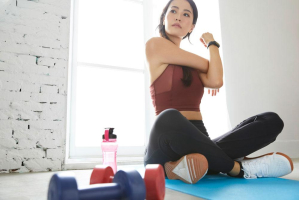 9 Gerakan Senam Aerobik untuk Pemula • Hello Sehat