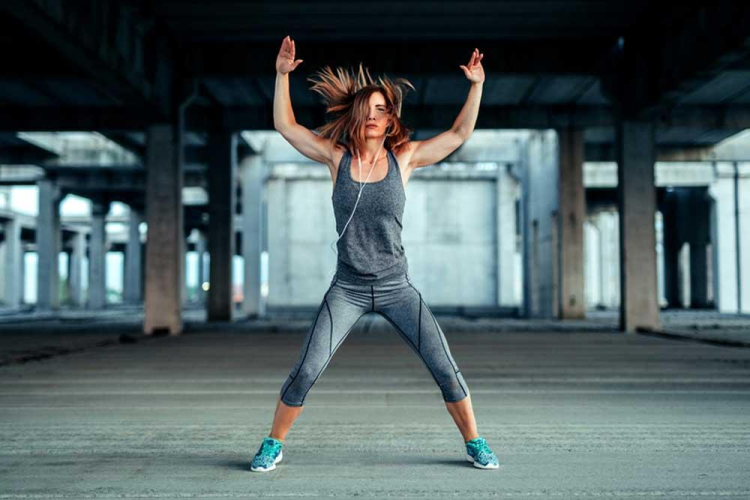 3 Manfaat Jumping Jack dan Cara Mudah Melakukannya • Hello Sehat