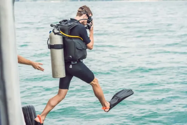 9 Teknik Scuba Diving untuk Pemula yang Perlu Diketahui • Hello Sehat