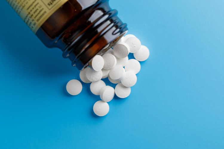 Propylthiouracil: Kegunaan, Dosis, Efek Samping, dll. - Hello Sehat