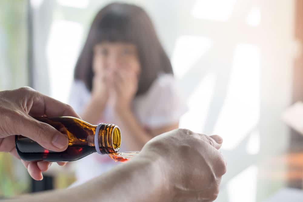 Asam Valproat: Kegunaan, Dosis, dan Efek Samping - Hello Sehat