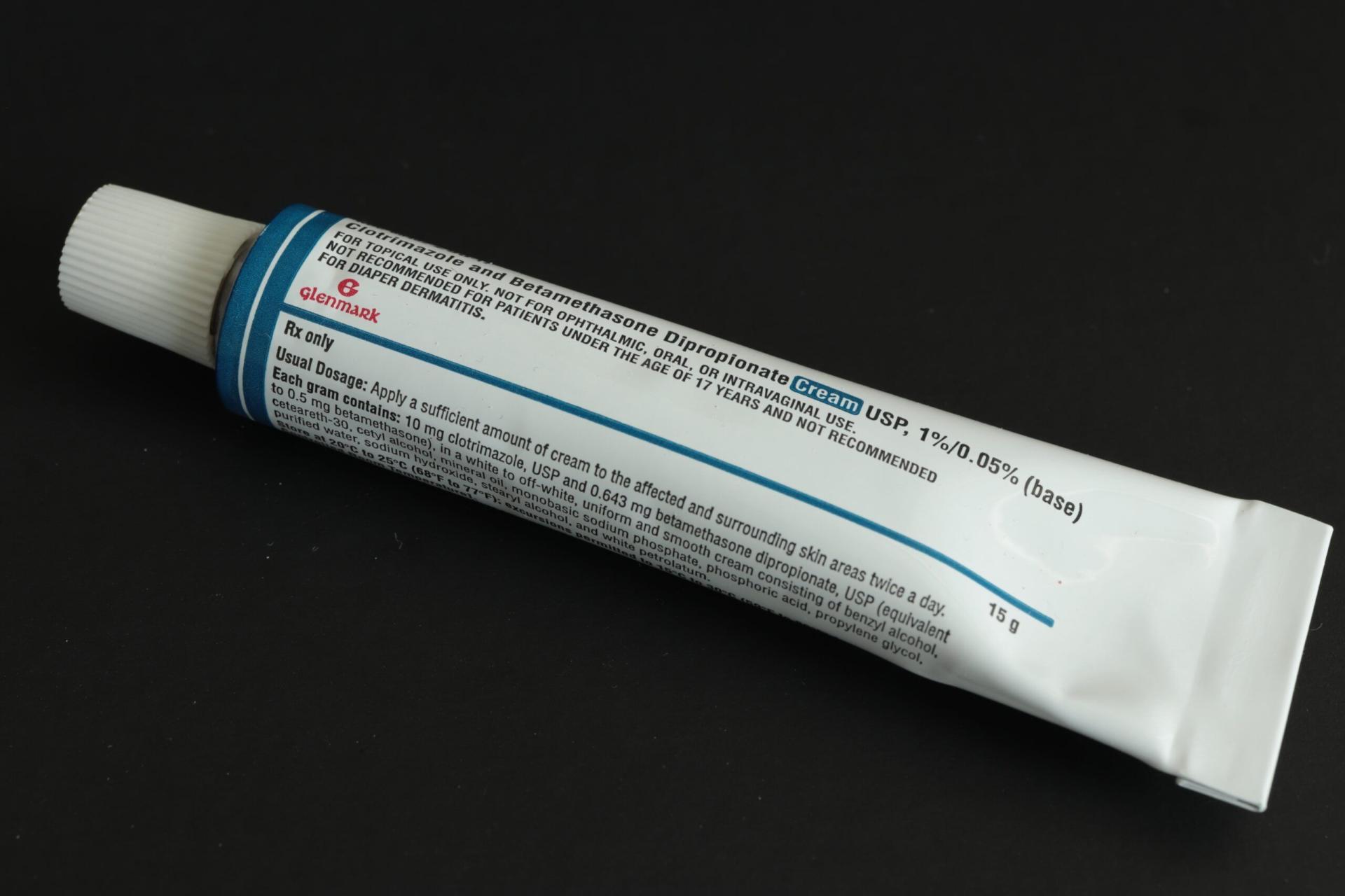 Clotrimazole: Kegunaan, Dosis, Efek Samping, dll. - Hello Sehat