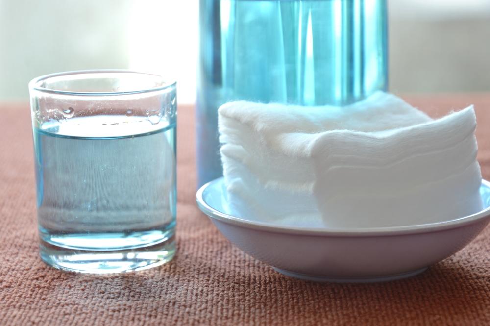 Hidrogen Peroksida: Kegunaan, Dosis, dan Efek Samping - Hello Sehat