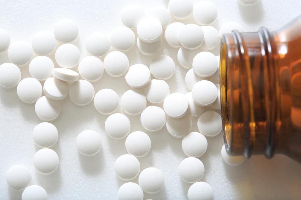 Hidrokortison: Kegunaan, Dosis, dan Efek Samping - Hello Sehat