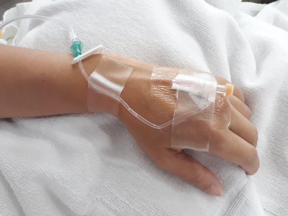 Ringer Laktat: Kegunaan, Dosis, Efek Samping dll. • Hello Sehat