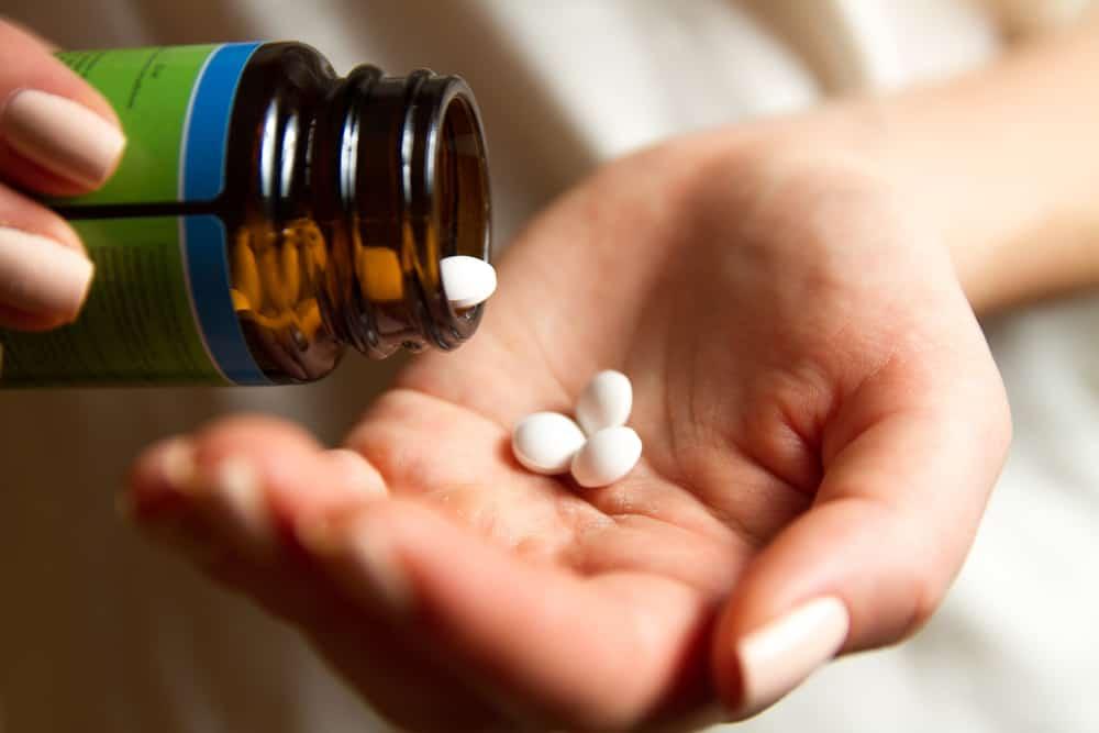 Metronidazole: Fungsi, Dosis, Efek Samping - Hello Sehat