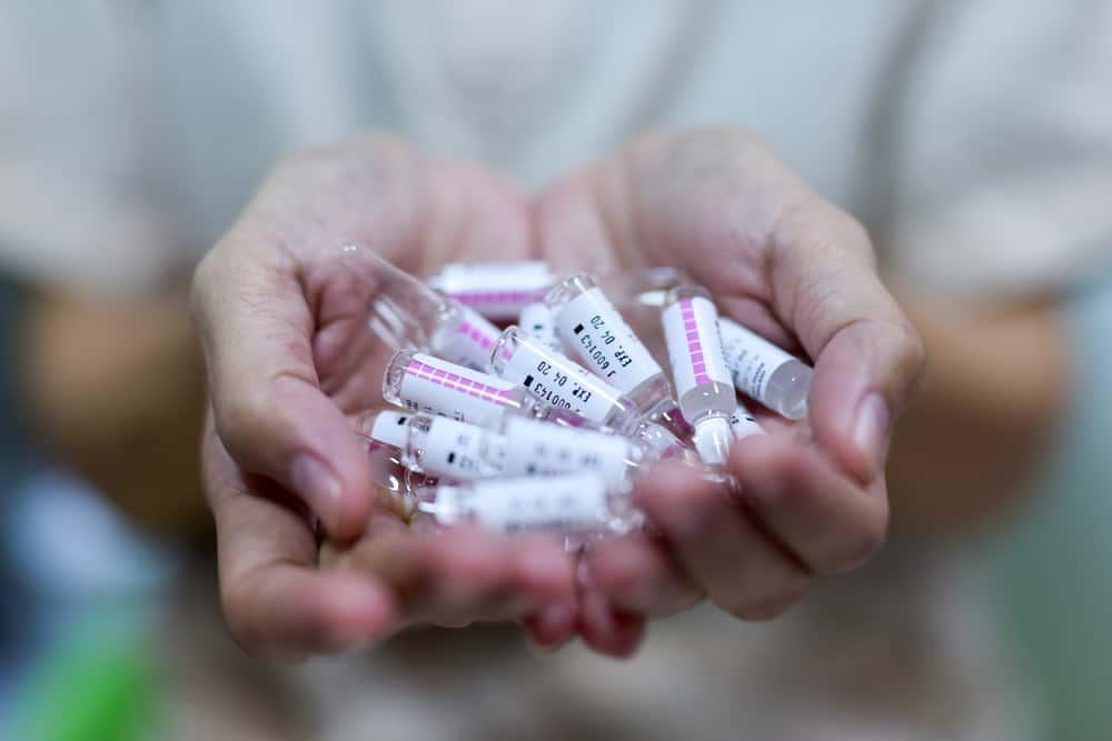 Atropin (Atropine): Kegunaan, Dosis, Efek Samping - Hello Sehat