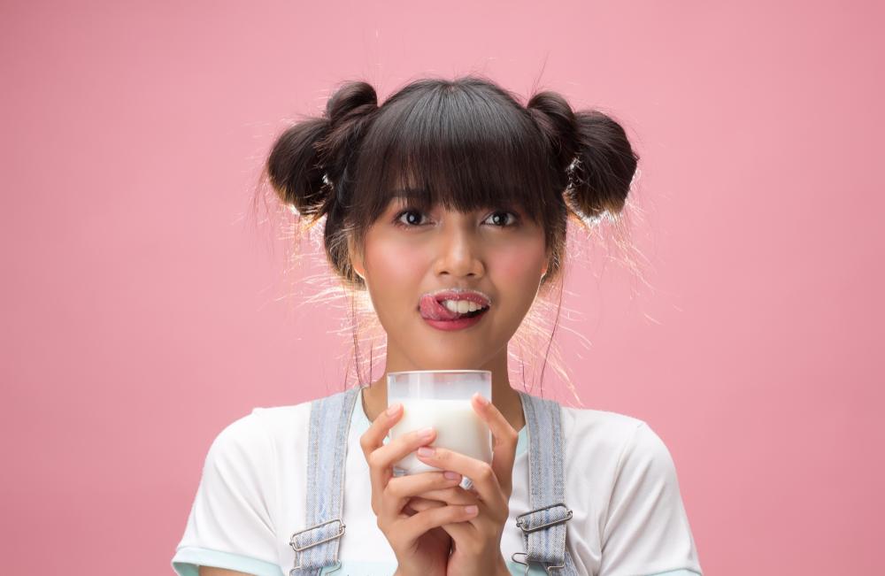 Ragam Jenis Susu dan Perbedaan Gizinya - Hello Sehat