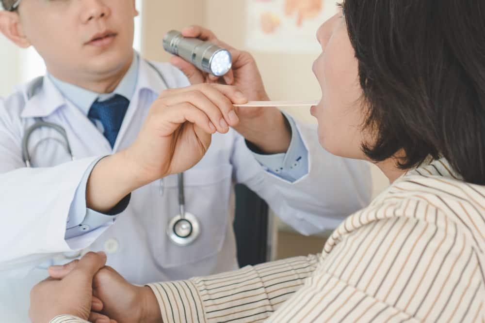 Tonsilitis (Radang Amandel) (Radang Amandel): Gejala, Penyebab, Obat, dll. • Hello Sehat