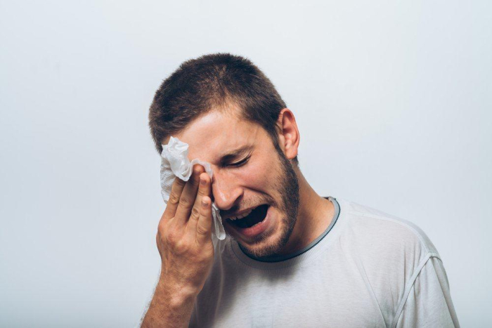 4 Manfaat Menangis Bagi Kesehatan Fisik dan Mental