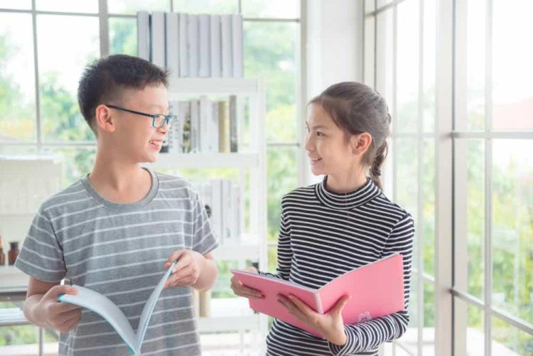 Ciri-Ciri Pubertas pada Remaja Perempuan dan Laki-Laki