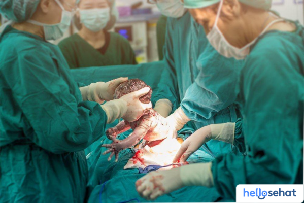 Benarkah Melahirkan Normal Lebih Sakit Daripada Caesar? • Hello Sehat