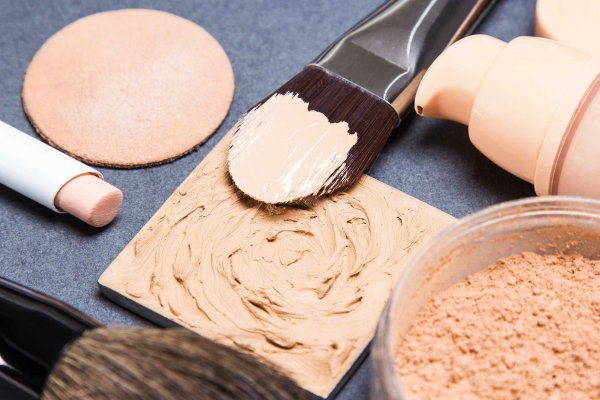 Tips Memilih Foundation Sesuai Jenis Kulit Wajah • Hello Sehat