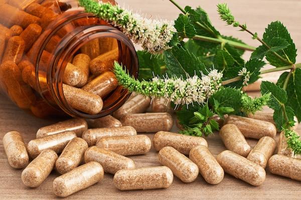 Obat Herbal: Panduan Memilih, Kegunaan, dan Efek Samping | Hello Sehat