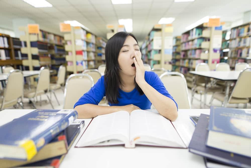 Kenapa Sering Mengantuk Padahal Tidur Cukup? Ini Penyebabnya