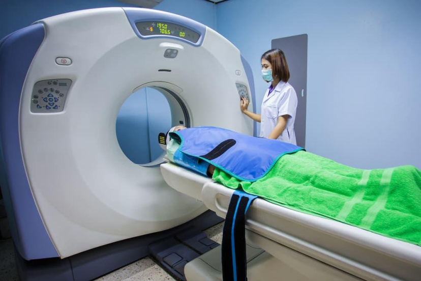 PET Scan: Definisi, Manfaat, Prosedur, Risiko, dll. | Hello Sehat