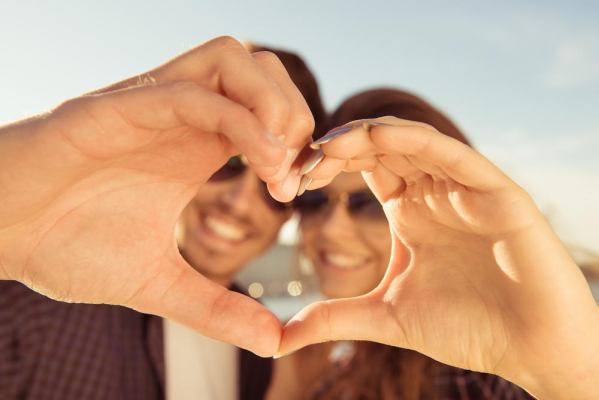 5 Bahasa Cinta (Love Language): Arti dan Manfaatnya