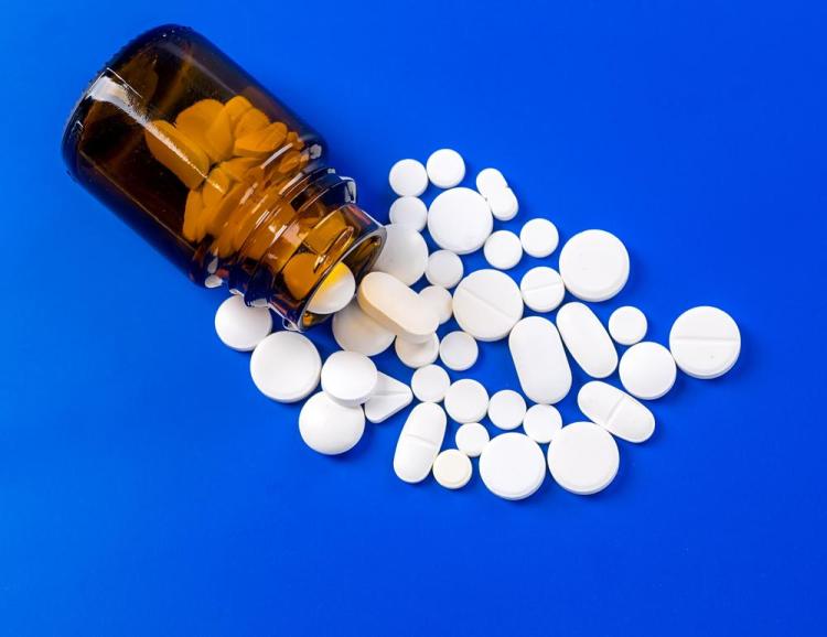 Obat PCC: Kandungan, Penggunaan, dan Bahayanya - Hello Sehat