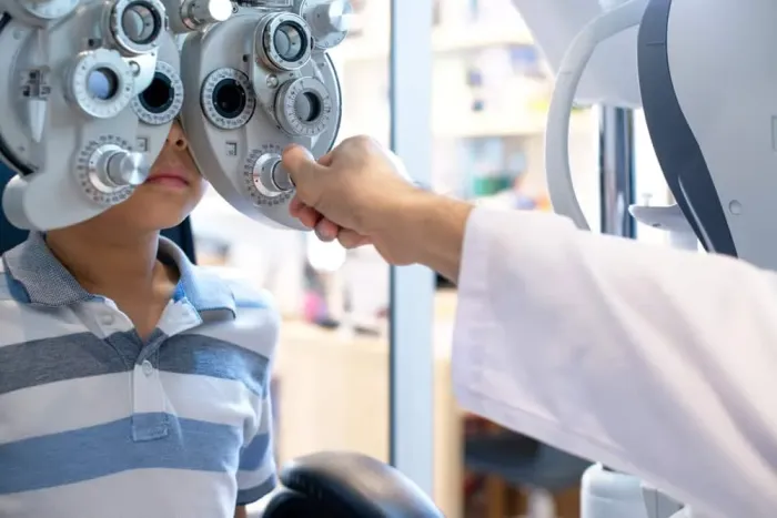 Mengenal Pemeriksaan Ketajaman Visus Mata - Hello Sehat