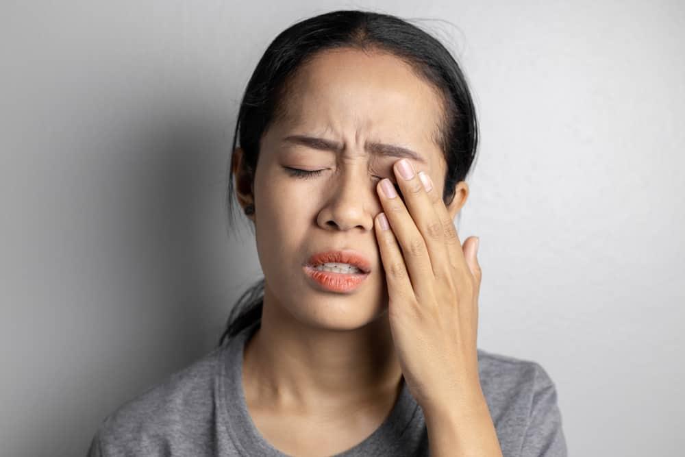 Stroke Mata: Kenali Gejala, Penyebab dan Pengobatannya - Hello Sehat