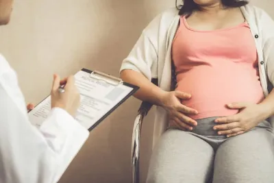 Epidural: Definisi, Jenis, Manfaat, Risiko, dll. - Hello Sehat