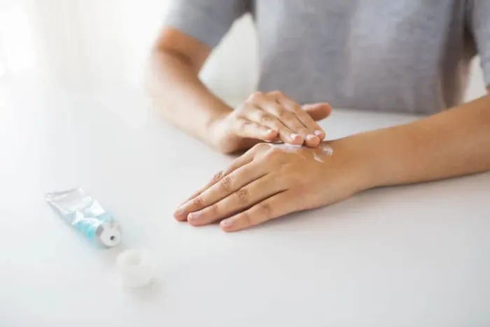 Scabimite: Kegunaan, Dosis, dan Efek Samping - Hello Sehat