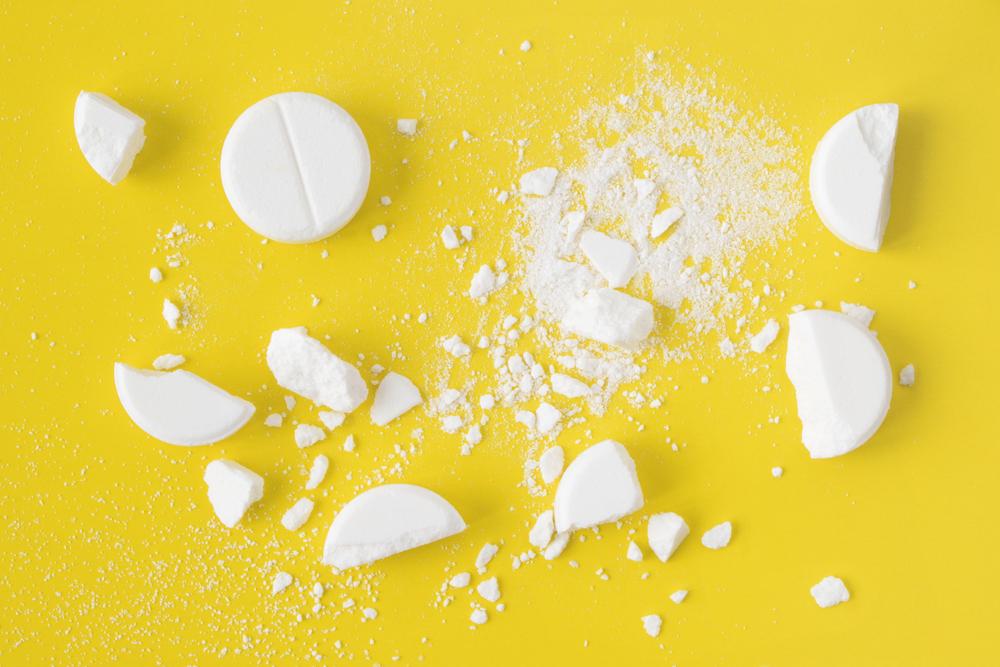 Menggerus Obat Apakah Diperbolehkan? - Hello Sehat