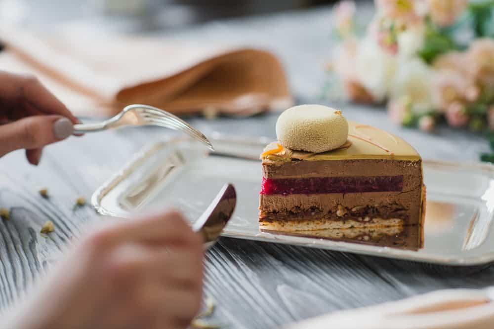 Makanan Pencuci Mulut, Perlu atau Tidak? | Hello Sehat