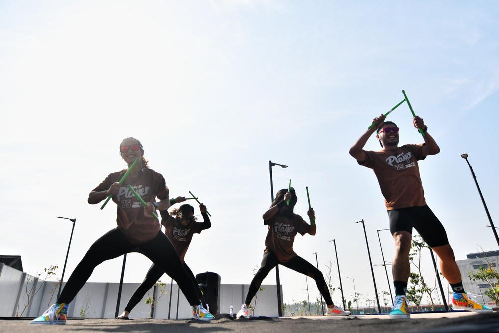 Mengenal Pound Fit, Olahraga Unik dengan Stick Drum