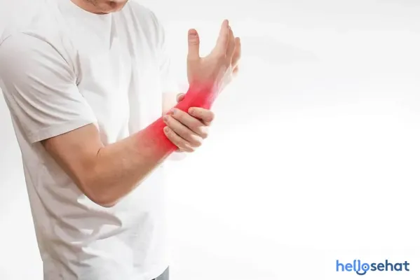 6 Penyebab Lengan Sakit Sekaligus Perawatannya - Hello Sehat
