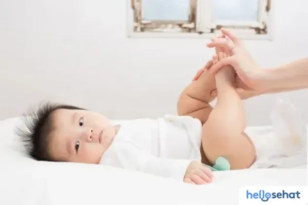 Mengetahui Feses Bayi yang Normal dan Tidak - Hello Sehat