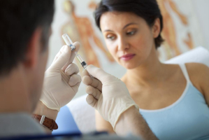 KB Suntik 3 Bulan: Kenali Cara Kerja, Manfaat dan Risikonya | Hello Sehat