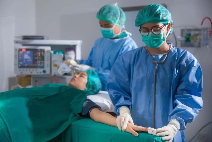 7 Tes yang Dilakukan Sebelum dan Sesudah Operasi - Hello Sehat