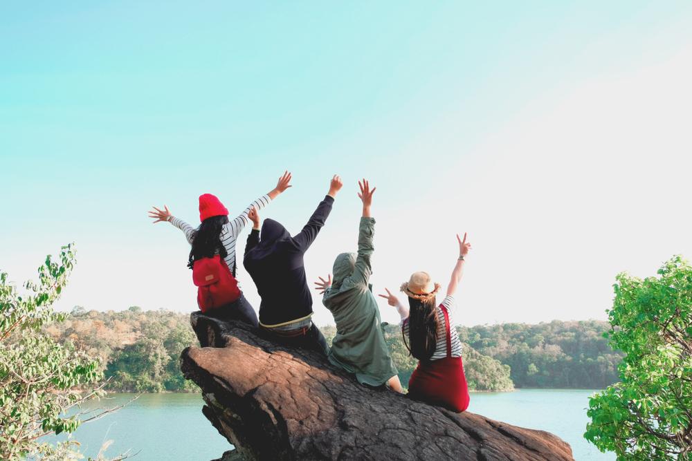 Banyak Teman Belum Tentu Lebih Bahagia, Ini Alasannya