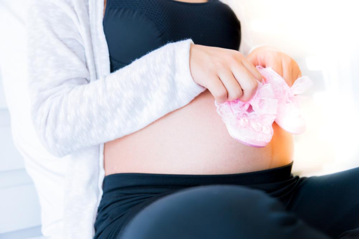 Panduan Cara Mengejan Saat Melahirkan • Hello Sehat