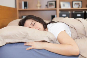 5 Penyebab Tidur Ngiler dan Tips Mengatasinya - Hello Sehat