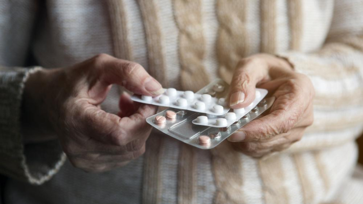 Azithromycin: Kegunaan, Dosis, Efek Samping - Hello Sehat
