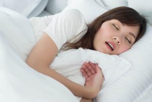 5 Penyebab Tidur Ngiler dan Tips Mengatasinya - Hello Sehat