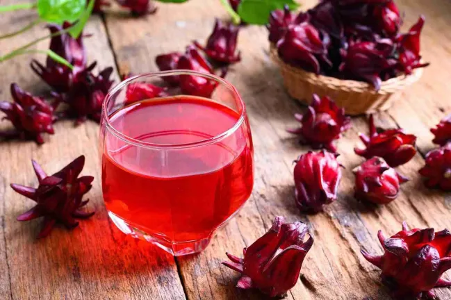 8 Manfaat Teh Rosella, Nikmat dan Kaya Manfaat Kesehatan
