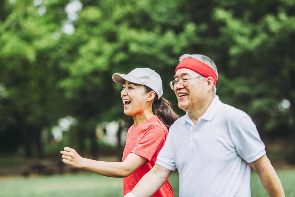 4 Tips Mudah Jalan Kaki 10.000 Langkah per Hari - Hello Sehat