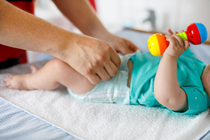 Diare Pada Bayi: Gejala, Penyebab, Hingga Perawatannya