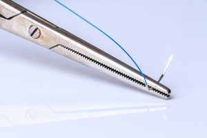 Mengenal Jenis-Jenis Benang Operasi dan Fungsinya