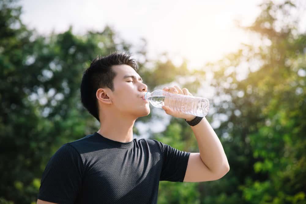 4 Cara Mudah Menjaga Kesehatan di Musim Pancaroba - Hello Sehat