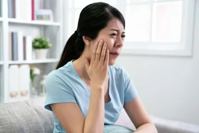 Tumor Gusi: Gejala, Penyebab, Pengobatan, dll. - Hello Sehat